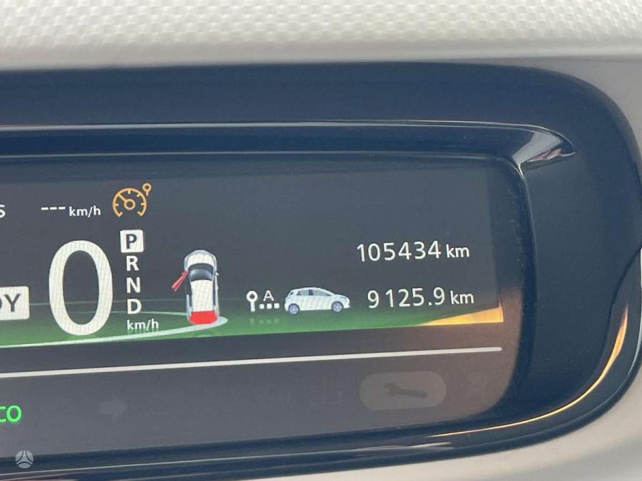 White Renault Zoe 2016 in Kaunas, with an engine capacity of 0.00 L and mileage of 100 thousand km for 5750 €, photo 20 on AUTOMOTO.COM.LV