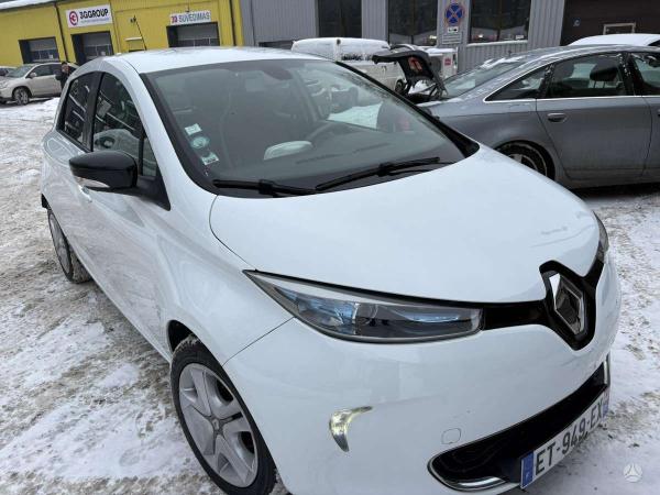 White Renault Zoe 2018 in Vilnius, with an engine capacity of 0.00 L and mileage of 104 thousand km for 5200 €, photo 1 on AUTOMOTO.COM.LV