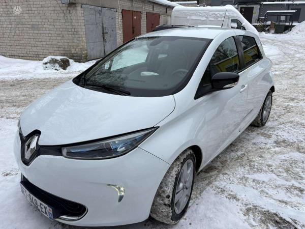 White Renault Zoe 2018 in Vilnius, with an engine capacity of 0.00 L and mileage of 104 thousand km for 5200 €, photo 4 on AUTOMOTO.COM.LV