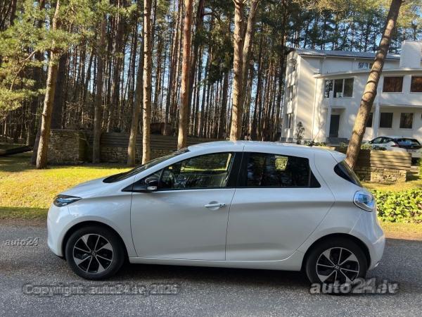 White Renault Zoe 2018 in Parnu, with an engine capacity of 0.00 L and mileage of 83 thousand km for 9999 €, photo 4 on AUTOMOTO.COM.LV