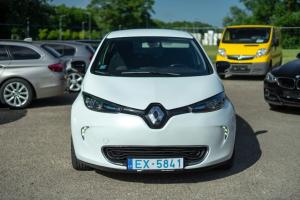 White Renault Zoe 2018 in Riga, with an engine capacity of 0.00 L and mileage of 124 thousand km for 8500 €, photo 5 on AUTOMOTO.COM.LV