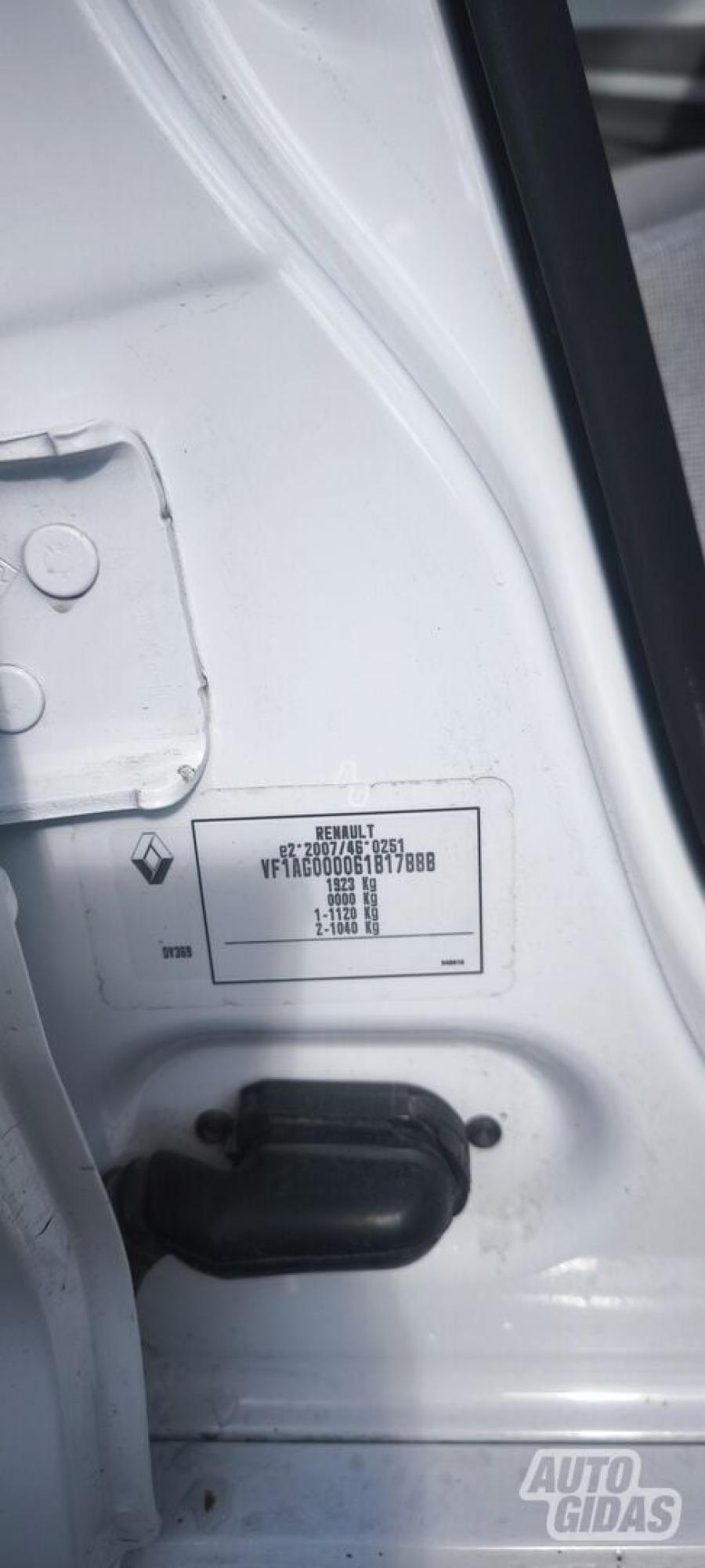 White Renault Zoe 2018 in Pakruojis, with an engine capacity of 0.00 L and mileage of 85 thousand km for 7200 €, photo 1 on AUTOMOTO.COM.LV