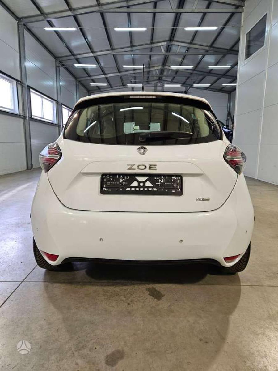 White Renault Zoe 2020 in Marijampole, with an engine capacity of 0.00 L and mileage of 112 thousand km for 9668 €, photo 5 on AUTOMOTO.COM.LV