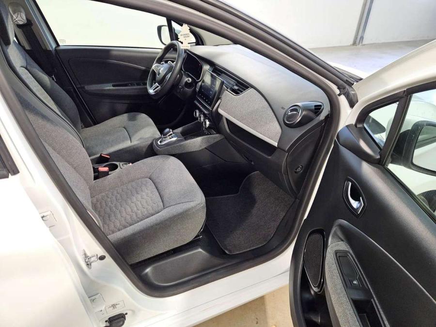 White Renault Zoe 2020 in Marijampole, with an engine capacity of 0.00 L and mileage of 112 thousand km for 9668 €, photo 31 on AUTOMOTO.COM.LV