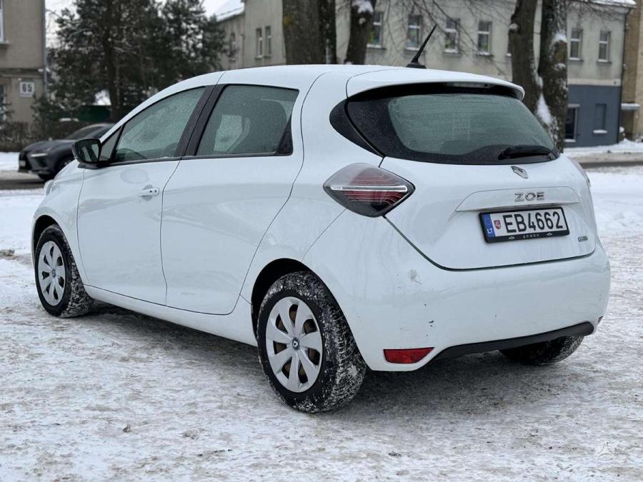 White Renault Zoe 2020 in Ukmerge, with an engine capacity of 0.00 L and mileage of 41 thousand km for 7200 €, photo 7 on AUTOMOTO.COM.LV