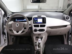 White Renault Zoe 2020 in Tallinn, with an engine capacity of 0.00 L and mileage of 80 thousand km for 9900 €, photo 7 on AUTOMOTO.COM.LV