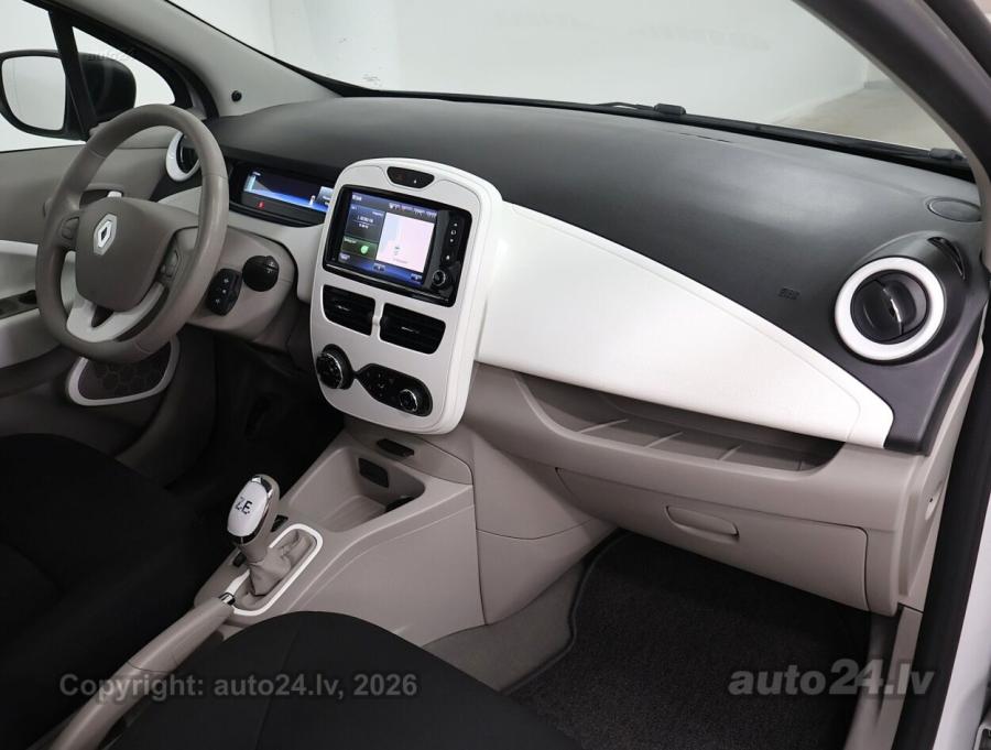 White Renault Zoe 2020 in Tallinn, with an engine capacity of 0.00 L and mileage of 80 thousand km for 9900 €, photo 10 on AUTOMOTO.COM.LV