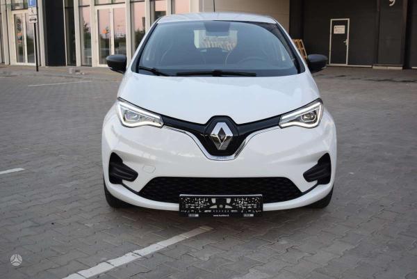 White Renault Zoe 2020 in Vilnius, with an engine capacity of 0.00 L and mileage of 62 thousand km for 9550 €, photo 2 on AUTOMOTO.COM.LV