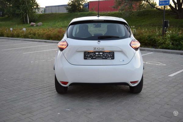 White Renault Zoe 2020 in Vilnius, with an engine capacity of 0.00 L and mileage of 62 thousand km for 9550 €, photo 6 on AUTOMOTO.COM.LV