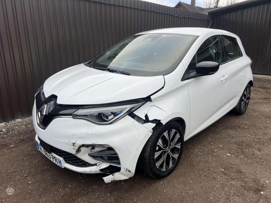 White Renault Zoe 2023 in Kaunas, with an engine capacity of 0.00 L and mileage of 24 thousand km for 6999 €, photo 3 on AUTOMOTO.COM.LV