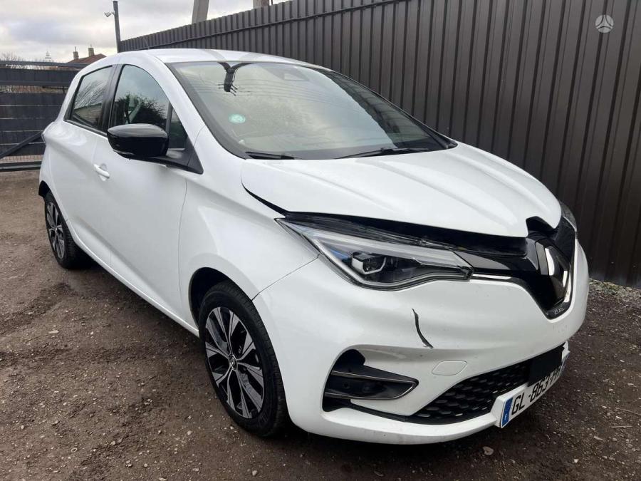 White Renault Zoe 2023 in Kaunas, with an engine capacity of 0.00 L and mileage of 24 thousand km for 6900 €, photo 1 on AUTOMOTO.COM.LV