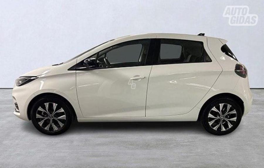 White Renault Zoe 2023 in Kaunas, with an engine capacity of 0.00 L and mileage of 23 thousand km for 22919 €, photo 2 on AUTOMOTO.COM.LV