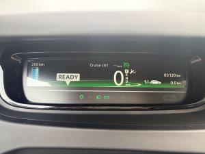 White Renault Zoe 2018 in Tallinn, with an engine capacity of 0.00 L and mileage of 83 thousand km for 9000 €, photo 15 on AUTOMOTO.COM.LV