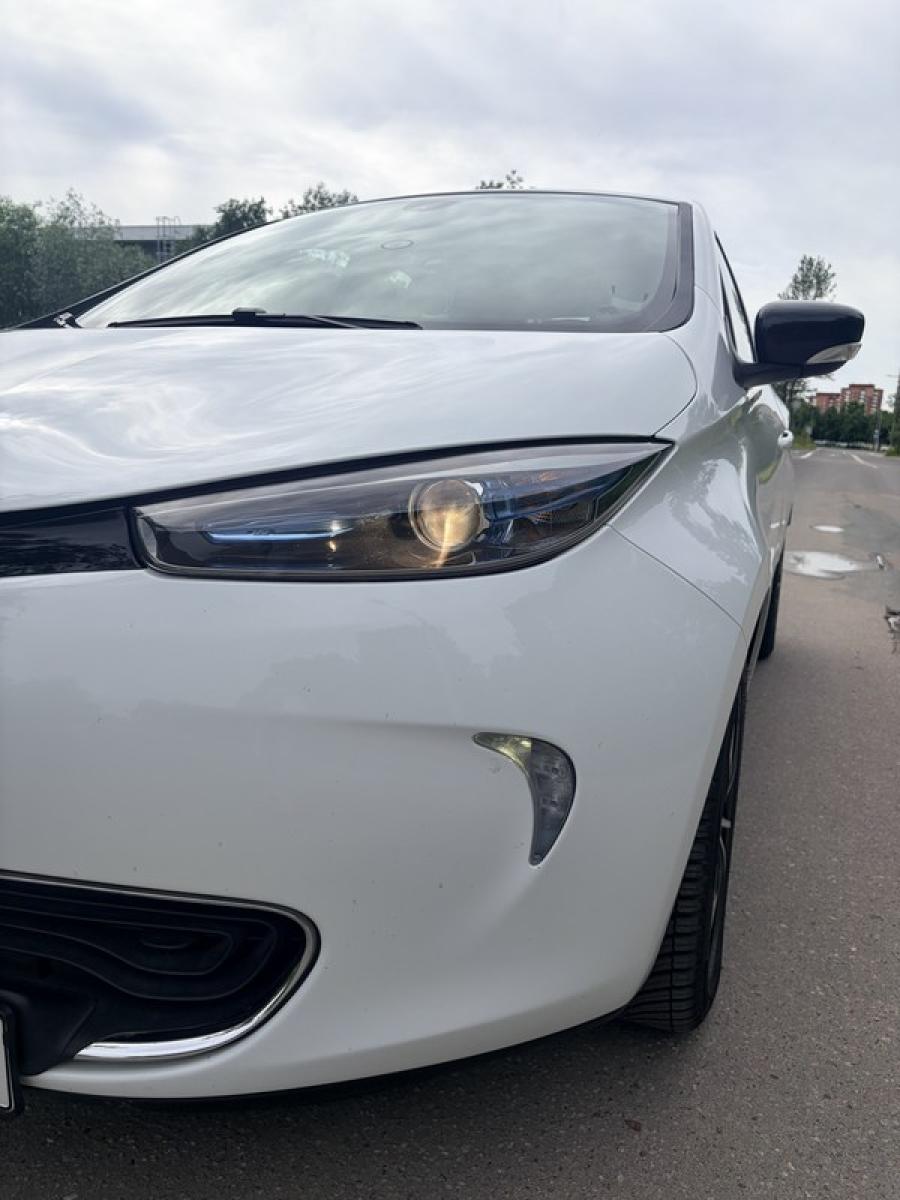 White Renault Zoe 2018 in Tallinn, with an engine capacity of 0.00 L and mileage of 83 thousand km for 9000 €, photo 17 on AUTOMOTO.COM.LV