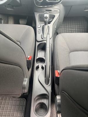 White Renault Zoe 2018 in Tallinn, with an engine capacity of 0.00 L and mileage of 83 thousand km for 9000 €, photo 21 on AUTOMOTO.COM.LV