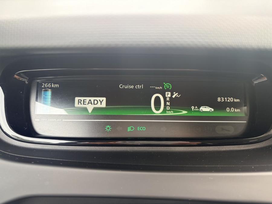 White Renault Zoe 2018 in Tallinn, with an engine capacity of 0.00 L and mileage of 83 thousand km for 9000 €, photo 29 on AUTOMOTO.COM.LV