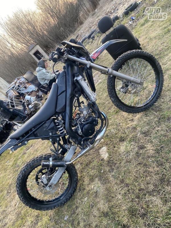 Black Rieju MRT 50 2014 in Kazlu Ruda, with an engine capacity of 0.05 L and mileage of 0 thousand km for 700 €, photo 3 on AUTOMOTO.COM.LV