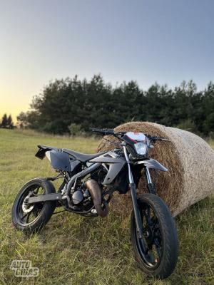 Melns Rieju MRT 50 2015 Viļņa, ar dzinēja tilpumu 0.05 L un nobraukumu 18 tūkst. km par 1500 €, foto  vietnē AUTOMOTO.COM.LV