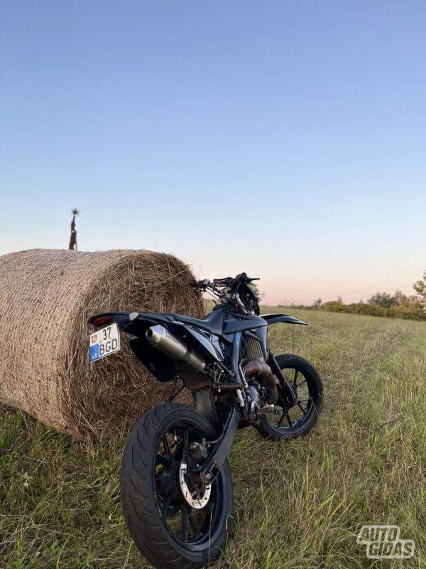 Melns Rieju MRT 50 2015 Viļņa, ar dzinēja tilpumu 0.05 L un nobraukumu 18 tūkst. km par 1500 €, foto 2 vietnē AUTOMOTO.COM.LV