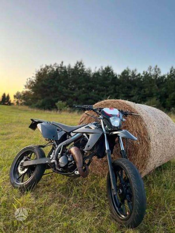 Melns Rieju MRT 50 2015 Švenčionys, ar dzinēja tilpumu 50.00 L un nobraukumu 18 tūkst. km par 1500 €, foto 1 vietnē AUTOMOTO.COM.LV
