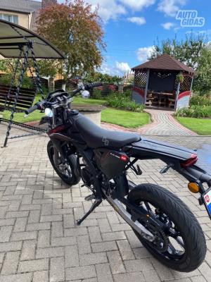 Black Rieju MRT 50 2016 in Raseiniai, with an engine capacity of 0.05 L and mileage of 10 thousand km for 1700 €, photo 7 on AUTOMOTO.COM.LV