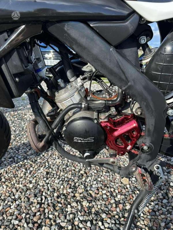 Melns Rieju MRT 50 2019 Panevēža, ar dzinēja tilpumu 50.00 L un nobraukumu 7 tūkst. km par 1800 €, foto 6 vietnē AUTOMOTO.COM.LV