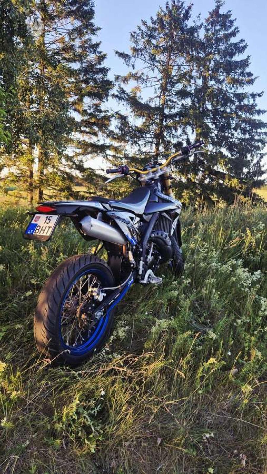 Black Rieju MRT 50 2020 in Radviliskis, with an engine capacity of 50.00 L and mileage of 11 thousand km for 1820 €, photo 1 on AUTOMOTO.COM.LV