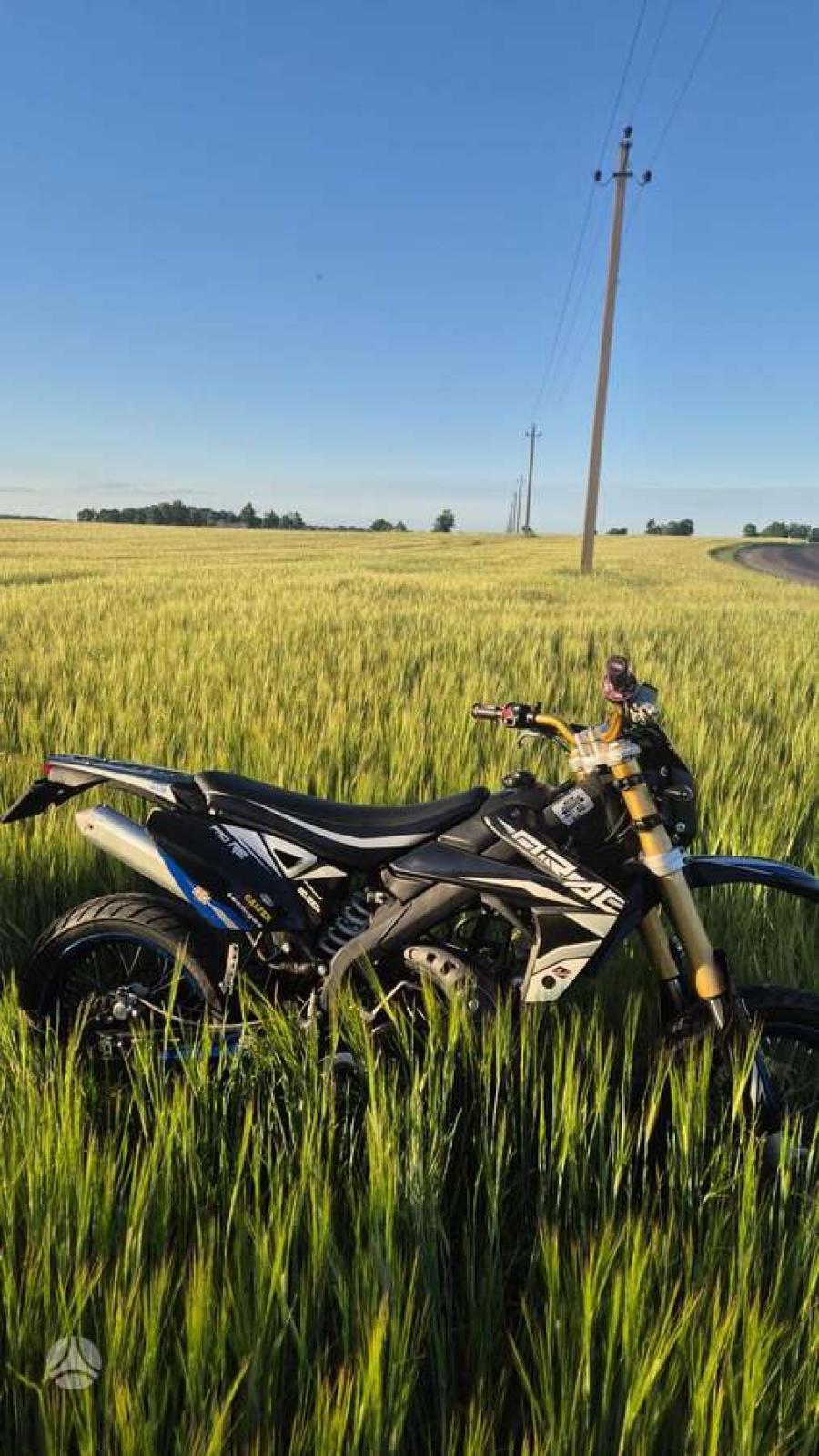 Black Rieju MRT 50 2020 in Radviliskis, with an engine capacity of 50.00 L and mileage of 11 thousand km for 1820 €, photo 3 on AUTOMOTO.COM.LV