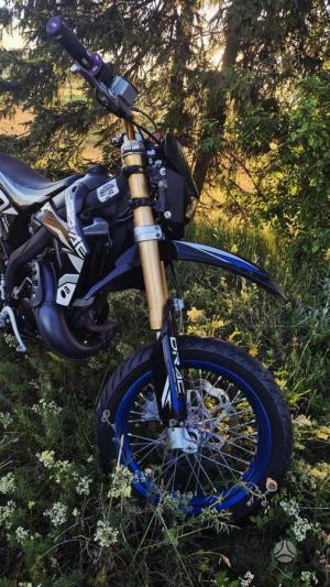 Black Rieju MRT 50 2020 in Radviliskis, with an engine capacity of 50.00 L and mileage of 11 thousand km for 1820 €, photo 9 on AUTOMOTO.COM.LV