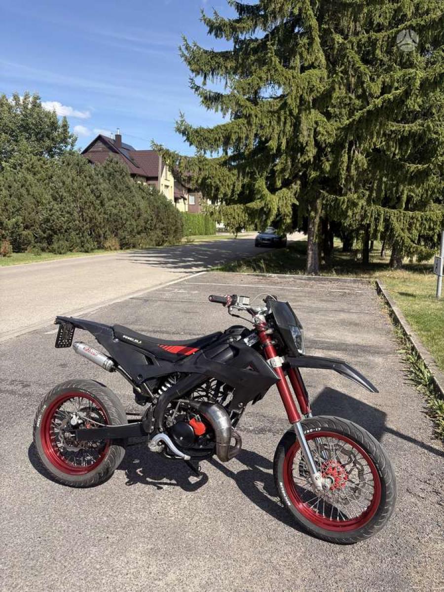 Melns Rieju MRT 50 2022 Rokiškis, ar dzinēja tilpumu 50.00 L un nobraukumu 22 tūkst. km par 1800 €, foto 1 vietnē AUTOMOTO.COM.LV