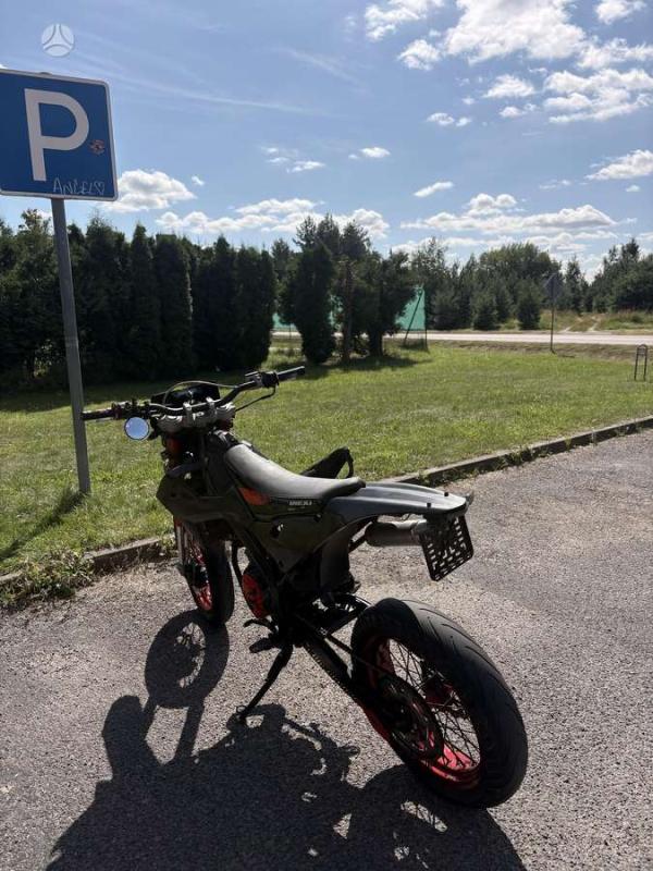 Melns Rieju MRT 50 2022 Rokiškis, ar dzinēja tilpumu 50.00 L un nobraukumu 22 tūkst. km par 1800 €, foto 3 vietnē AUTOMOTO.COM.LV
