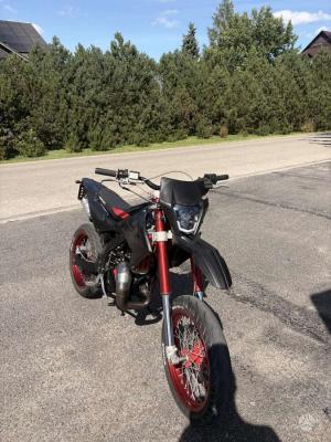 Melns Rieju MRT 50 2022 Rokiškis, ar dzinēja tilpumu 50.00 L un nobraukumu 22 tūkst. km par 1800 €, foto 6 vietnē AUTOMOTO.COM.LV