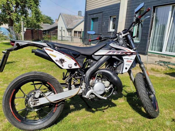 Rieju MRT 50 2017 Radviliškis, ar dzinēja tilpumu 50.00 L un nobraukumu 5 tūkst. km par 1300 €, foto 2 vietnē AUTOMOTO.COM.LV