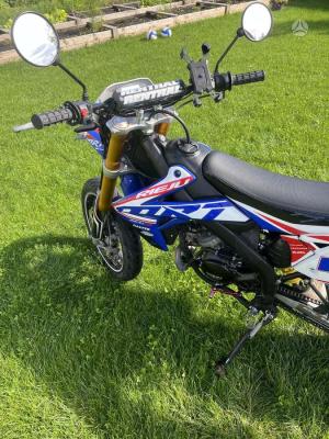Rieju MRT 50 2020 Šauļi, ar dzinēja tilpumu 50.00 L un nobraukumu 18 tūkst. km par 1850 €, foto 16 vietnē AUTOMOTO.COM.LV