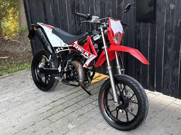 Rieju MRT 50 2022 in Prienai, with an engine capacity of 49.00 L and mileage of 5 thousand km for 2250 €, photo 1 on AUTOMOTO.COM.LV