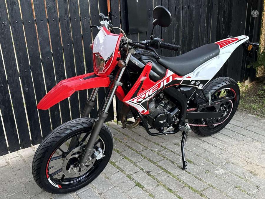 Rieju MRT 50 2022 in Prienai, with an engine capacity of 49.00 L and mileage of 5 thousand km for 2250 €, photo 5 on AUTOMOTO.COM.LV