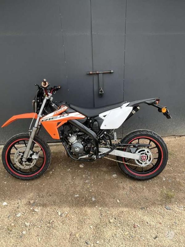 Oranžs Rieju MRT 50 2019 Viļņa, ar dzinēja tilpumu 50.00 L un nobraukumu 11 tūkst. km par 1800 €, foto 1 vietnē AUTOMOTO.COM.LV