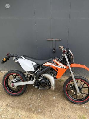 Oranžs Rieju MRT 50 2019 Viļņa, ar dzinēja tilpumu 50.00 L un nobraukumu 11 tūkst. km par 1800 €, foto 3 vietnē AUTOMOTO.COM.LV