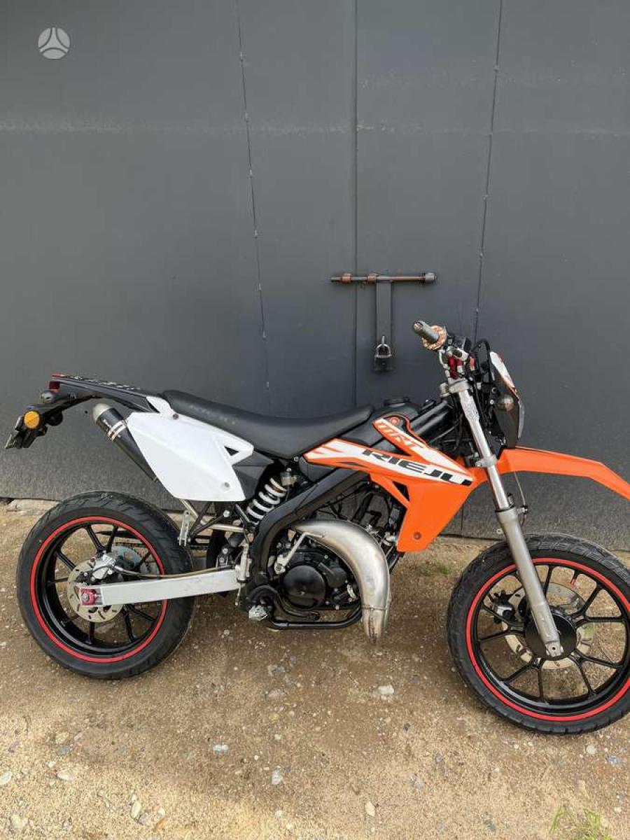 Oranžs Rieju MRT 50 2019 Viļņa, ar dzinēja tilpumu 50.00 L un nobraukumu 11 tūkst. km par 1800 €, foto 3 vietnē AUTOMOTO.COM.LV