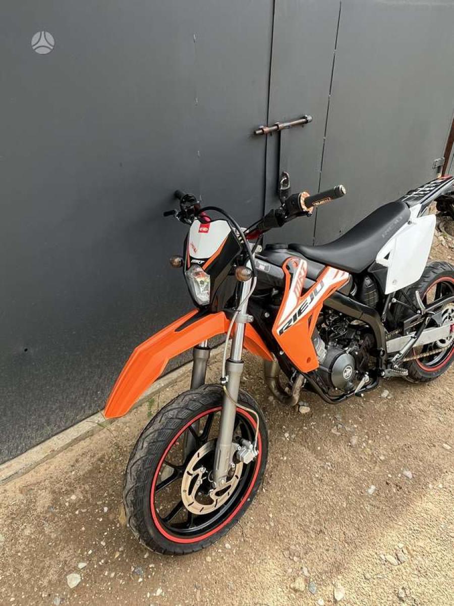 Oranžs Rieju MRT 50 2019 Viļņa, ar dzinēja tilpumu 50.00 L un nobraukumu 11 tūkst. km par 1800 €, foto 4 vietnē AUTOMOTO.COM.LV
