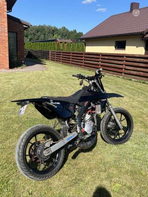 Black Rieju MRT 2013 in Taurage, with an engine capacity of 49.00 L and mileage of 500 thousand km for 2300 €, photo 3 on AUTOMOTO.COM.LV