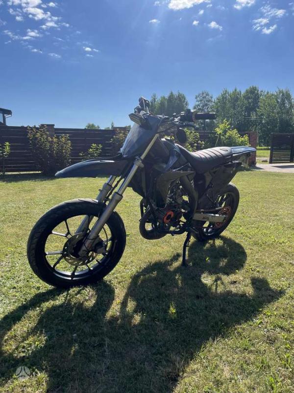 Melns Rieju MRT 2013 Tauragė, ar dzinēja tilpumu 49.00 L un nobraukumu 500 tūkst. km par 2300 €, foto 4 vietnē AUTOMOTO.COM.LV