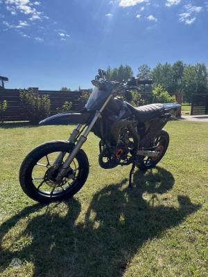 Black Rieju MRT 2013 in Taurage, with an engine capacity of 49.00 L and mileage of 500 thousand km for 2300 €, photo 5 on AUTOMOTO.COM.LV