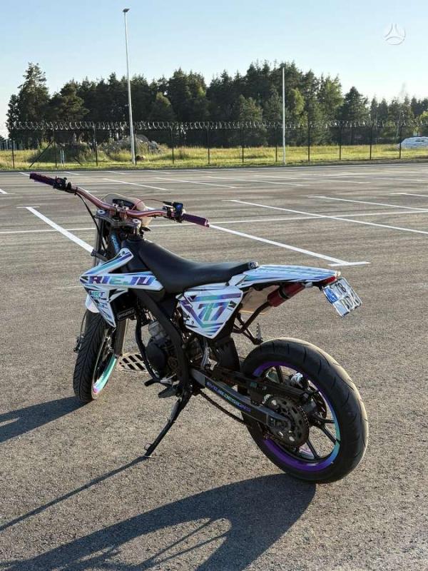 White Rieju MRT 2016 in Radviliskis, with an engine capacity of 50.00 L and mileage of 18 thousand km for 1900 €, photo 3 on AUTOMOTO.COM.LV