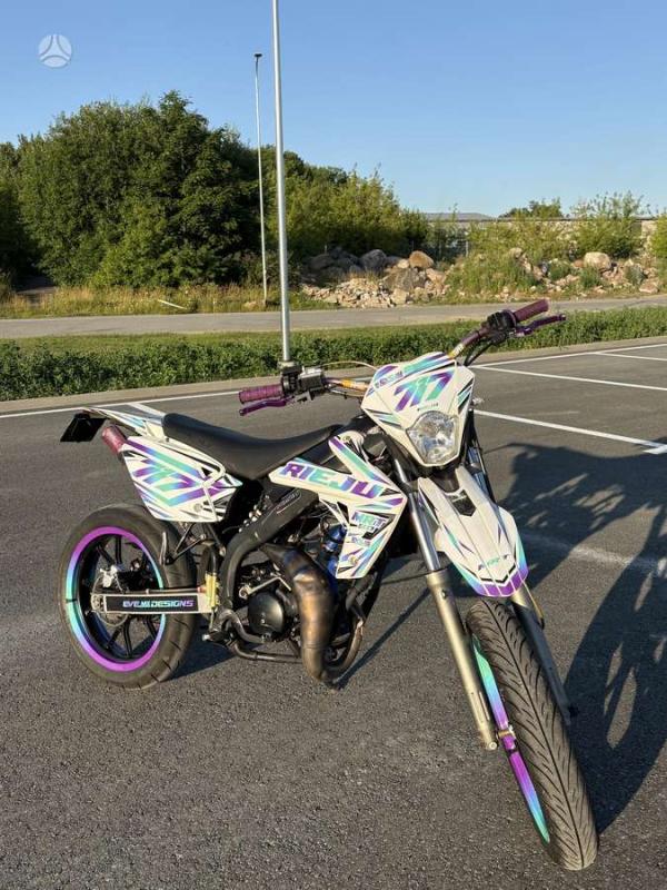 White Rieju MRT 2016 in Radviliskis, with an engine capacity of 50.00 L and mileage of 18 thousand km for 1900 €, photo 7 on AUTOMOTO.COM.LV