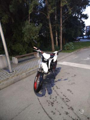 White Rieju MRT 2016 in Kaunas, with an engine capacity of 50.00 L and mileage of 6 thousand km for 1400 €, photo  on AUTOMOTO.COM.LV