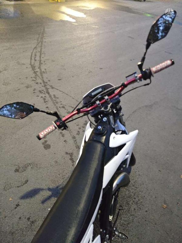 White Rieju MRT 2016 in Kaunas, with an engine capacity of 50.00 L and mileage of 6 thousand km for 1400 €, photo 10 on AUTOMOTO.COM.LV