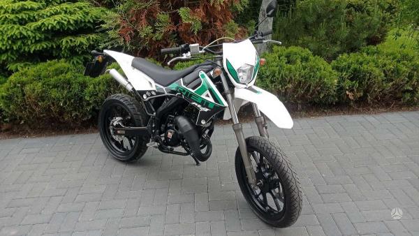 Balts Rieju MRT 2023 Vievis, ar dzinēja tilpumu 49.00 L un nobraukumu 15 tūkst. km par 1850 €, foto 1 vietnē AUTOMOTO.COM.LV
