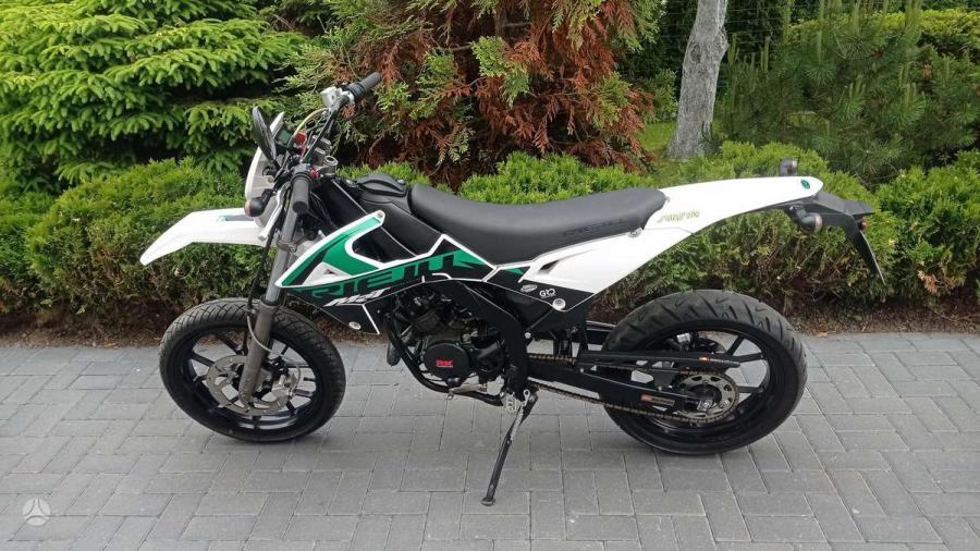 Balts Rieju MRT 2023 Vievis, ar dzinēja tilpumu 49.00 L un nobraukumu 15 tūkst. km par 1850 €, foto 5 vietnē AUTOMOTO.COM.LV