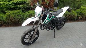 Balts Rieju MRT 2023 Vievis, ar dzinēja tilpumu 49.00 L un nobraukumu 15 tūkst. km par 1850 €, foto 6 vietnē AUTOMOTO.COM.LV